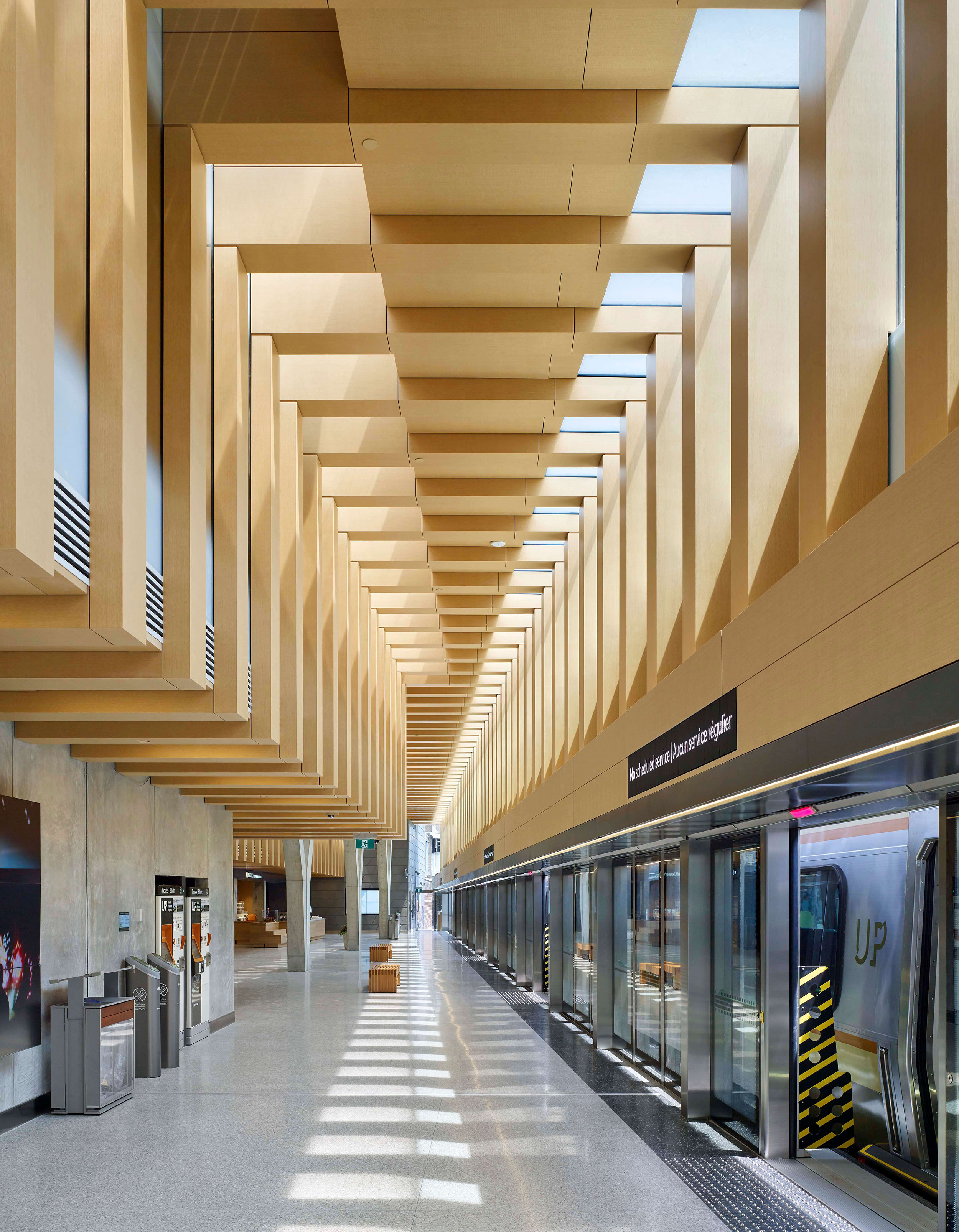 UP Express Union Station - Zeidler